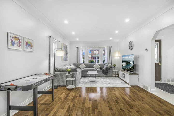 Romeo & Juliet Niagara Retreat - Clifton Hill - Niagara Falls