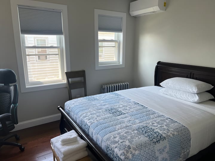 7-room 1 - Boston, MA