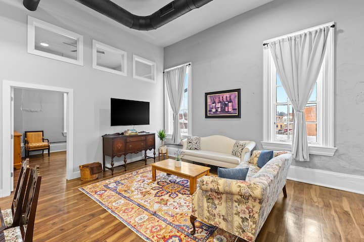 The Luxe Vibe - Delaware, OH