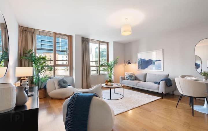 Stunning Canal Home Has It All Space Style Views. - 都柏林