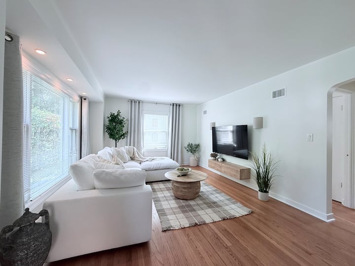 The Vail /Hot Tub/ev Charger/fire Pit/grill/garage - Arlington Heights, IL