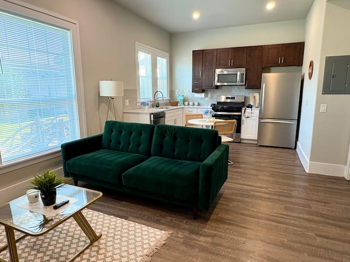 Stylish & Modern Apartment In Bishop Arts - Dallas, TX