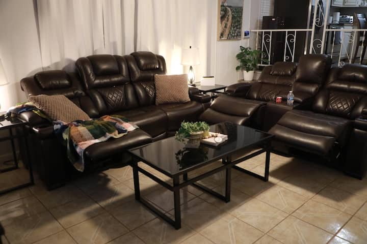 “Cosmic Oasis · 2 King Beds · Spacious 3br/2ba” - Roswell, NM