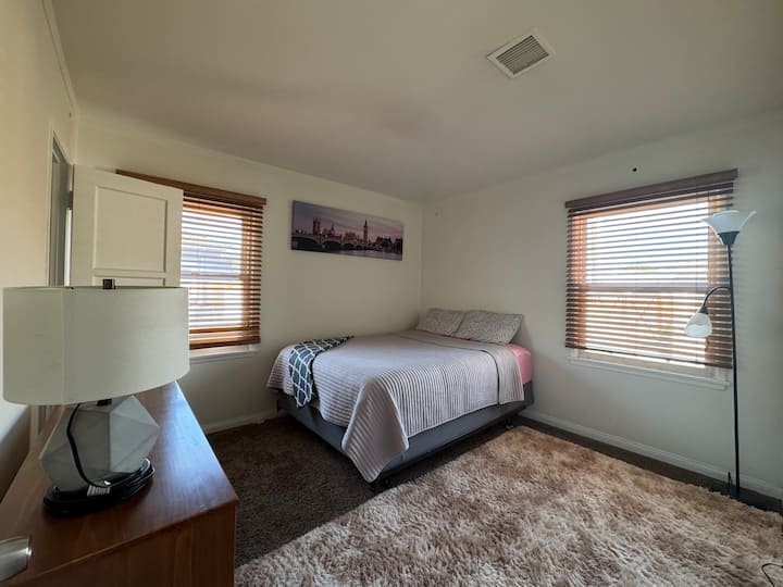 Private Room In Shared Home (Females Only) - Gardena, CA
