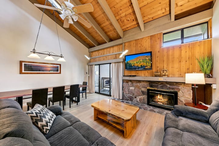 Family Lake Paradise Llv#438: Pool, Skiing, Sauna - South Lake Tahoe, CA