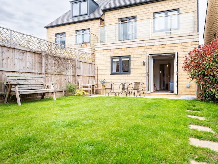 Modern Family Home Near Whitby Beach - North Yorkshire