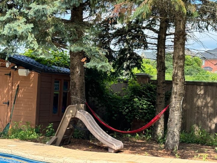 Cozy Shared Room In A Home - Brampton