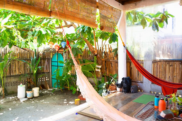 90’s Filipino Beach Home In Nature - San Felipe