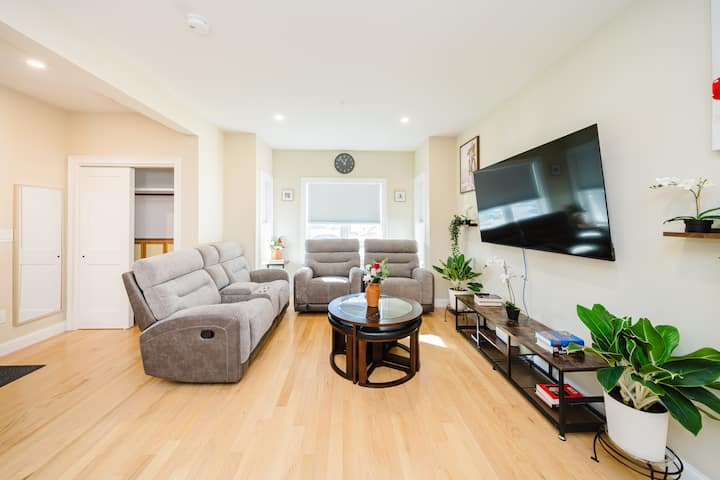 60/1 4br Boston - Cozy New Apt Near Franklin Park - Norwood, MA