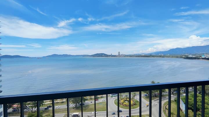 15f Seaview Apt | Balcony, Ensuite, Fast Wi-fi - Philippines