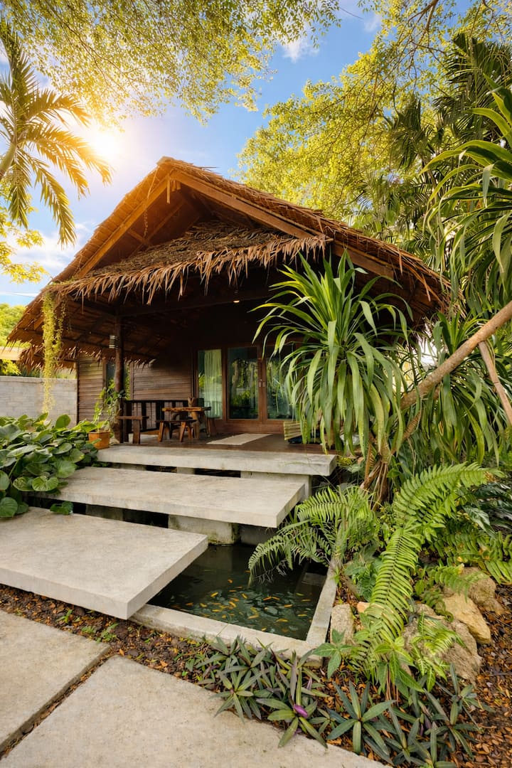 Authentic Thai Wooden House – Coconut Lane - Ko Pha-ngan