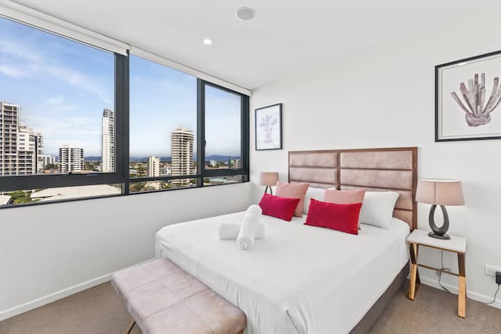 Views Over Surfers Paradise! 1 Bedroom Apartment - Gold Coast