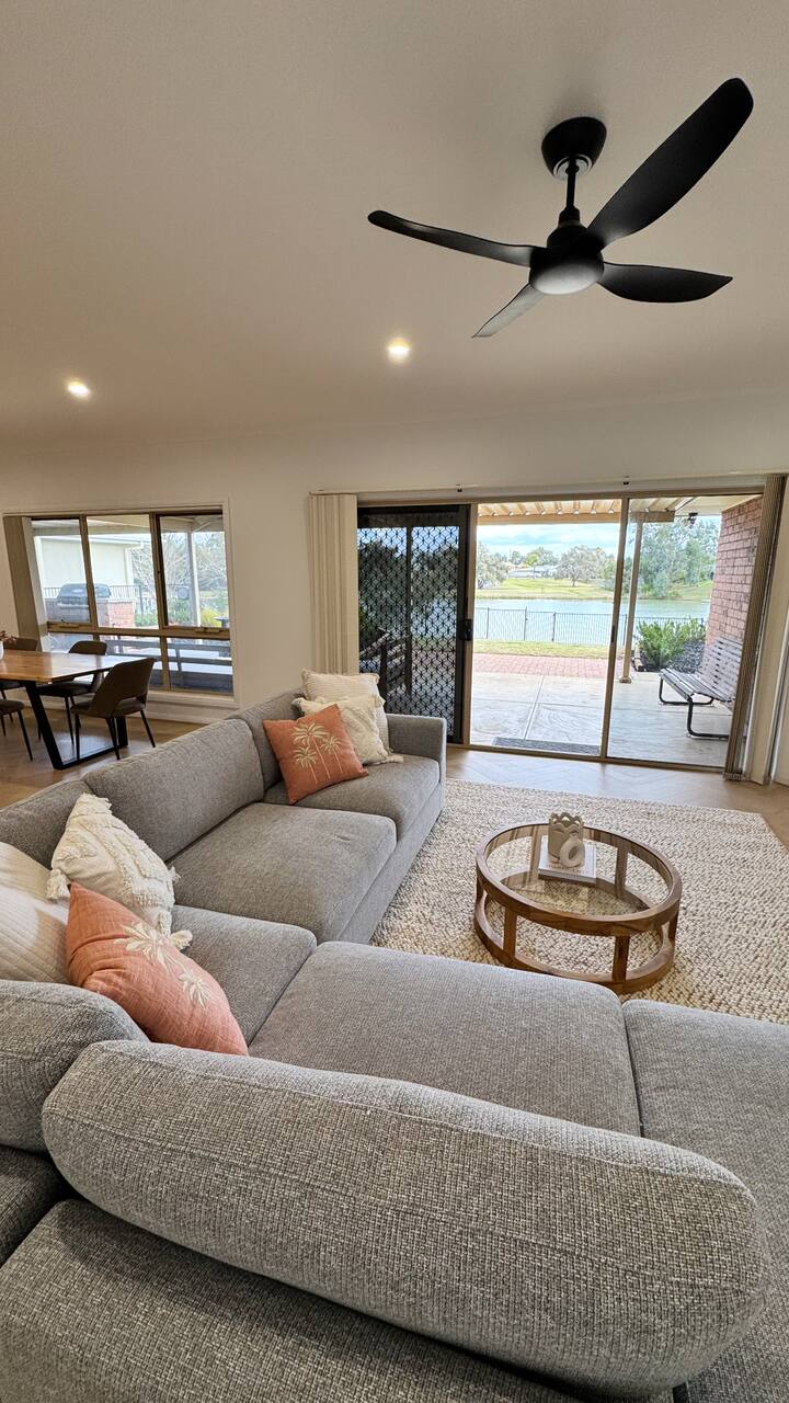Private Lagoon Retreat - Berri