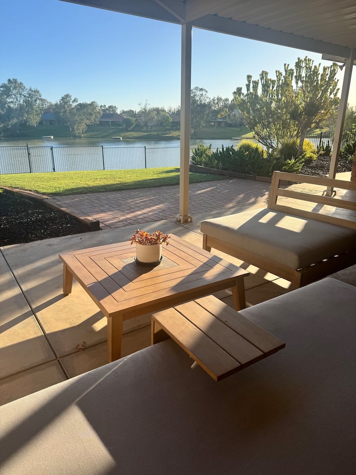 Private Lagoon Retreat - Berri