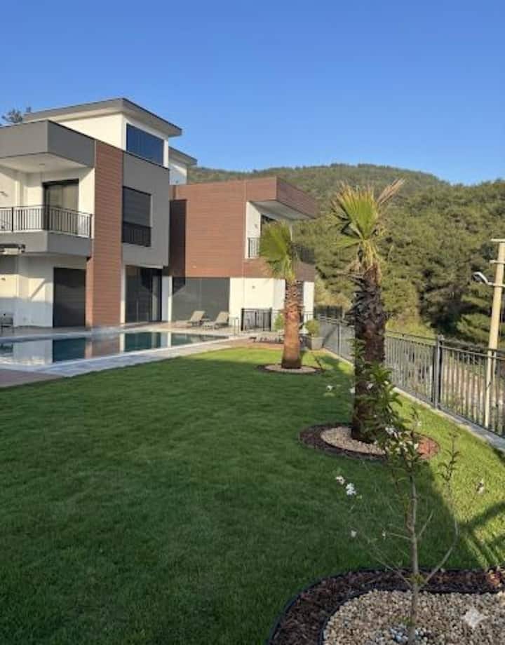 Deniz Manzaralı Orman Içinde Gürültüden Uzak Huzur - Çukuraltı