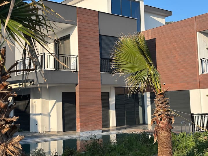 Deniz Manzaralı Orman Içinde Gürültüden Uzak Huzur - Gümüldür Cumhuriyet