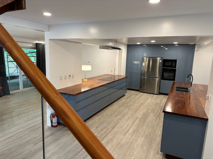3 Br, Chef Kitchen, King Beds - Olongapo