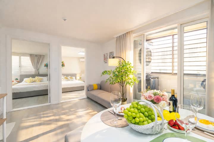 강남/청결/지상1층/넓은2룸/지하철역5분/신사 가로수길/Bts/코엑스/논현/짐보관 - Seoul