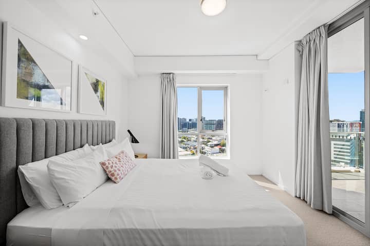 Belise - 16th Floor Executive Apt For 2 + Parking - Brisbane