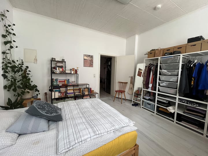 Kleine Wohnung Mit Balkon In Köln-mülheim - Cologne