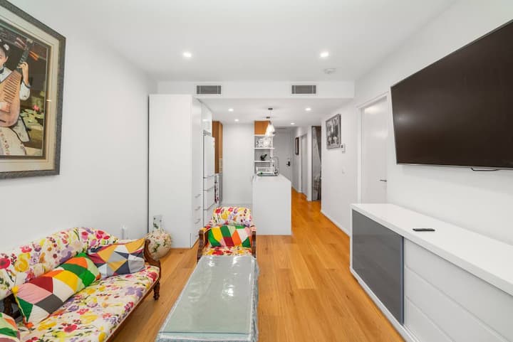 Stylish 1b Apartment In Dickson | Central Location - GIO Stadium Canberra