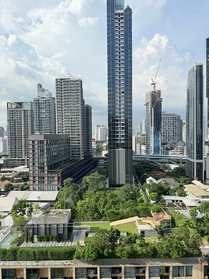 一卧室素坤逸市中心5分钟到bts时尚现代公寓/无边泳池/全视野健身房/桑拿房/智能电视/超棒城市夜景 - Thailand