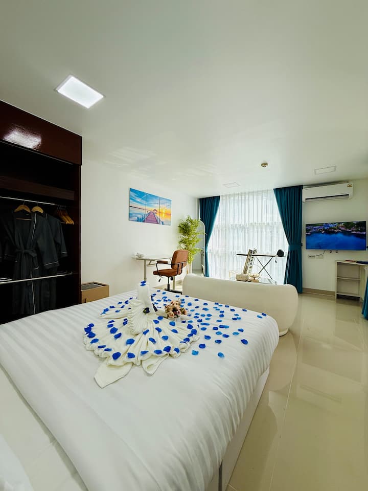 Modern 1br Patong | Full Kitchen + Pool Access - 빠똥
