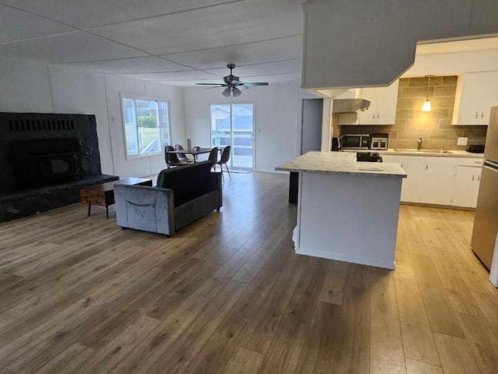 Beach House Retreat 3bd 1 Bath Home - Ocean Park, WA