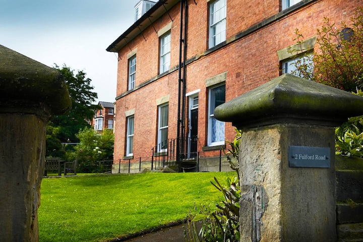 Pet-friendly 3 Br Modern Penthouse In Scarborough - Scarborough