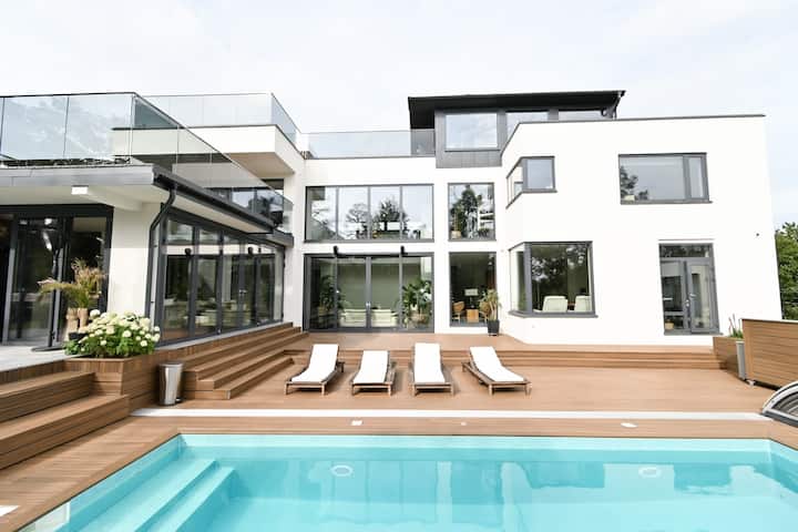 Drömhuset Med Unik Arkitektur Lugn Naturmiljö - Sollentuna