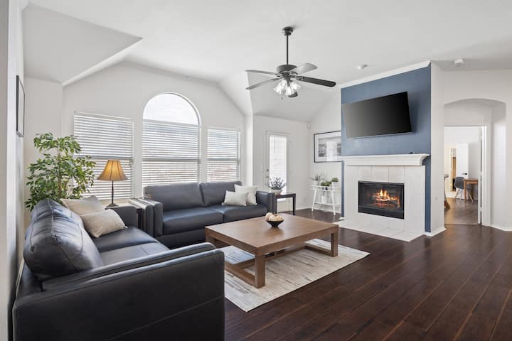 (#7910) Fully Renovated Home With Backyard - Frisco, TX