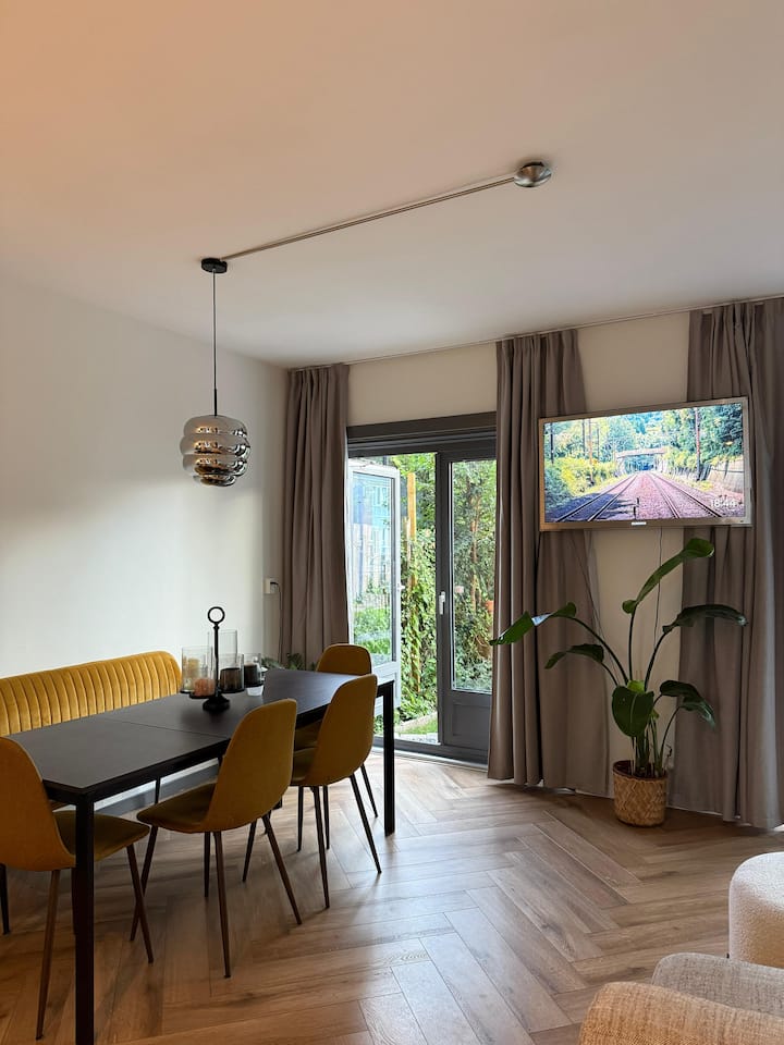 Cozy House With Garden - Amsterdam