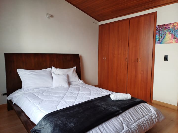 Hermosa Casa Amplia, Tranquila Y Acogedora - Cota