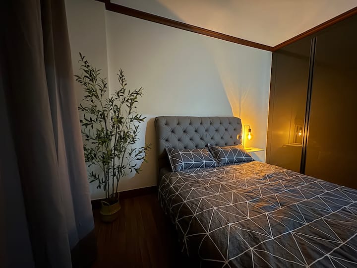 Luxury Living In The Heart Of Clark + Golf Course - Angeles