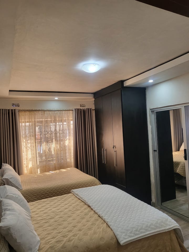 Eees Haven - Zimbabwe