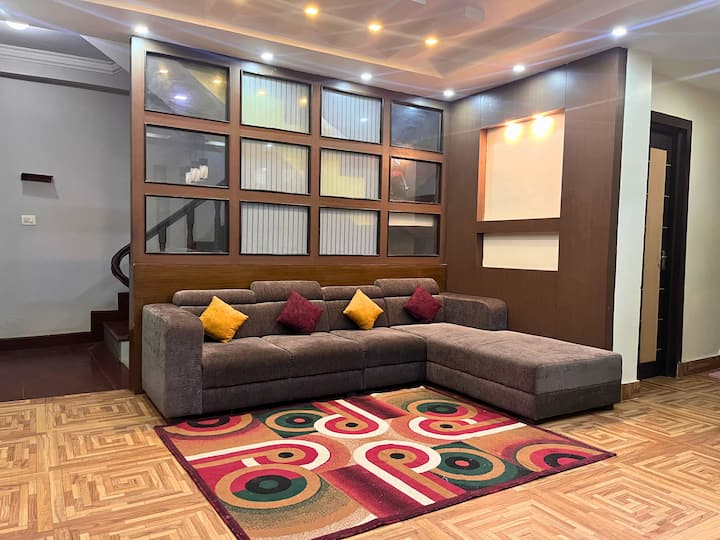 Bright 2bhk Apt In Hattiban With A Cozy Balcony - Nepal