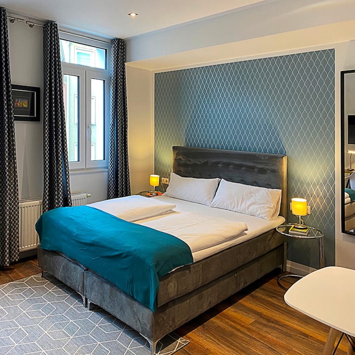 Deluxe Two-bedroom Apartment - Nürnberg