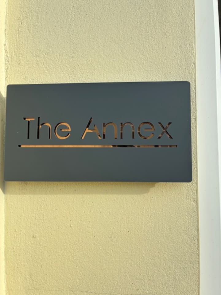 Small, Clean, Modern 1 Bedroom Annex With Parking. - St Agnes