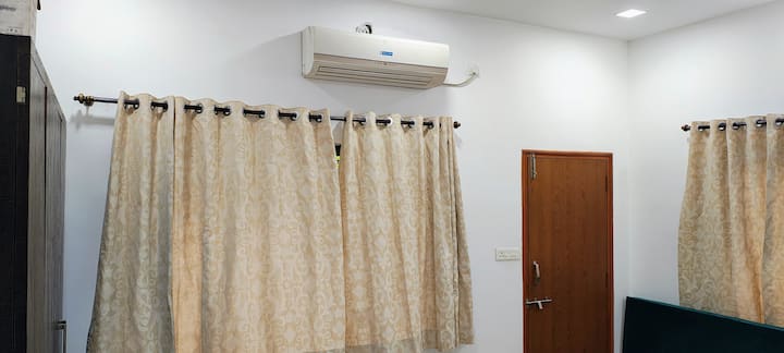 Spacious 2bhk Homestay With Kitchen - Indore