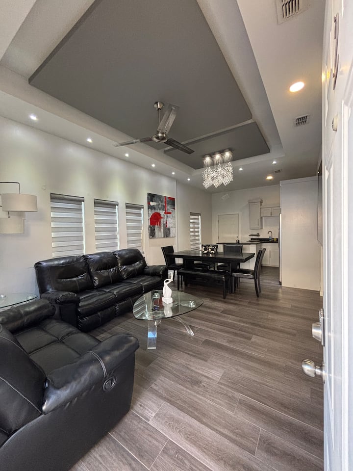 Spacious Modern 2 Room Apartment In Edinburgtx - Edinburg, TX