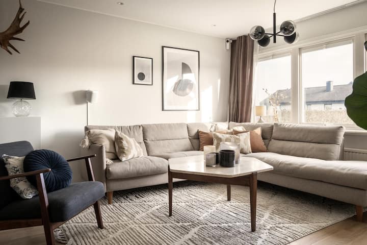 Trivsamt Hus I Varberg Med Fyra Sovrum. - Varberg