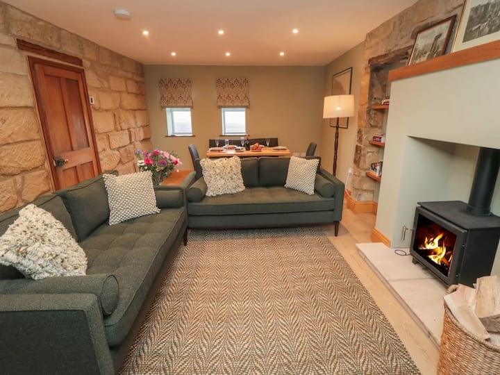 Daffodil Cottage, Port Mulgrave, North Yorks. - Staithes