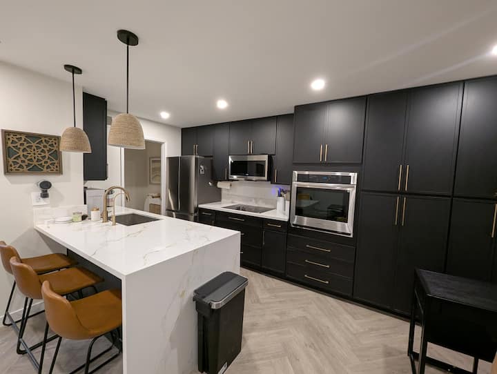 Newly Renovated, Fully Stocked Condo In Scottsdale - Paradise Valley, AZ
