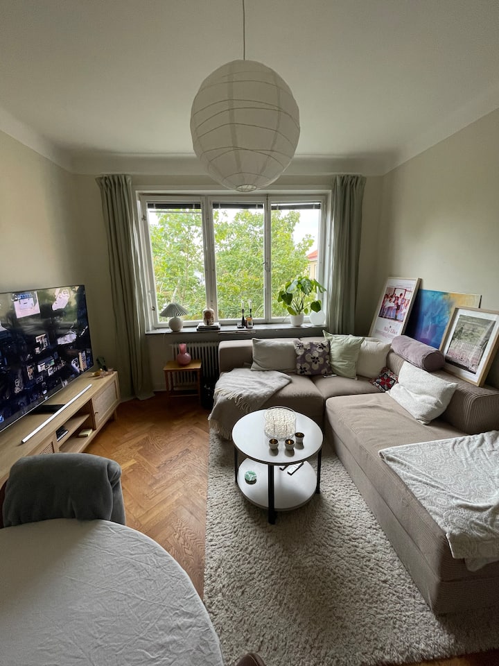 Mysig Tvåa I Midsommarkransen - Stockholm