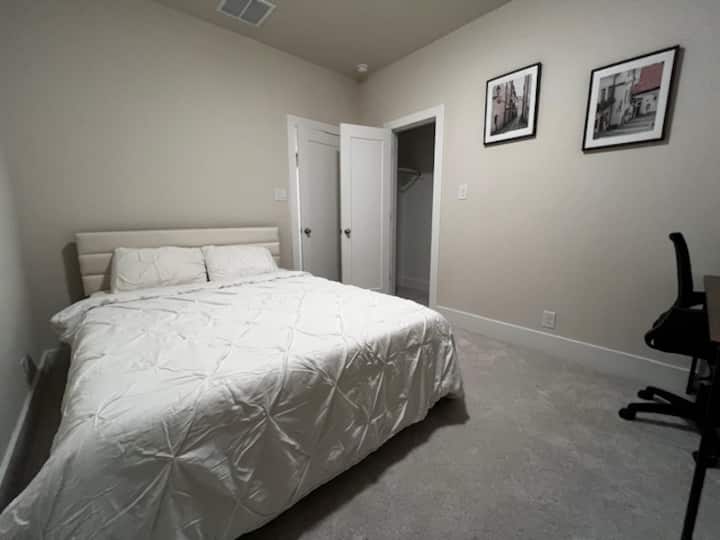 Cozy Private Loft (Alamo Ranch) - Helotes, TX