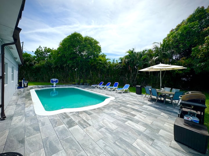 Tropical Oasis - Plantation, FL