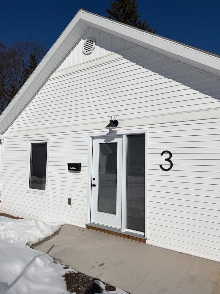 Chalet «&nbsp;La Clam&nbsp;» Entièrement Rénové - Shédiac