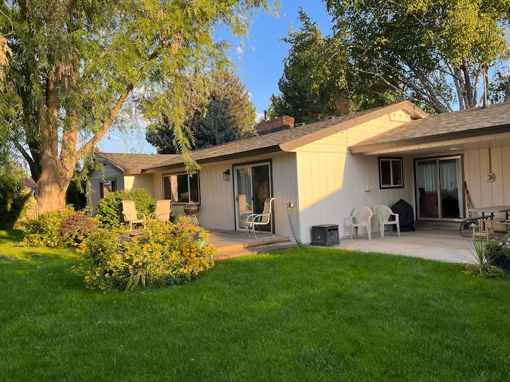Spacious Caldwell Retreat For The Whole Family! - Caldwell, ID
