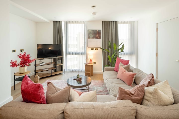 Highfloor With View Modern New-balcony-gym - Londres