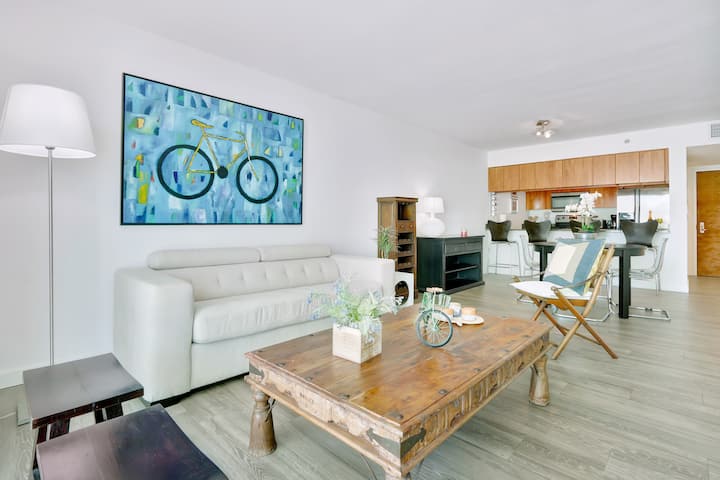 Brickell Bay Condo With Views + Parking | Sleeps 6 - Miami